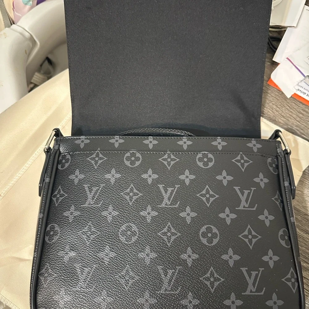 Louis Vuitton | Bags | Louis Vuitton Black And Gray Monogram Messenger ...